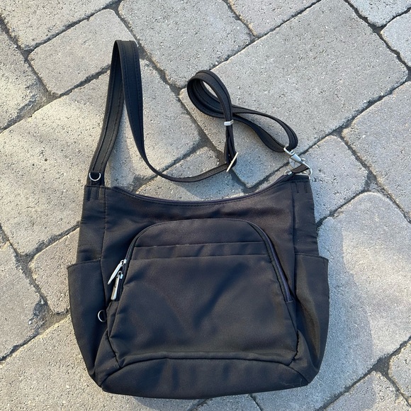 Travelon | Bags | Travelon Anti Theft Black Crossbody Purse | Poshmark